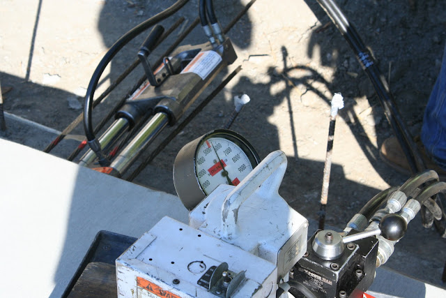 Stressing the Post Tensioned Cables in a Monolithic Slab