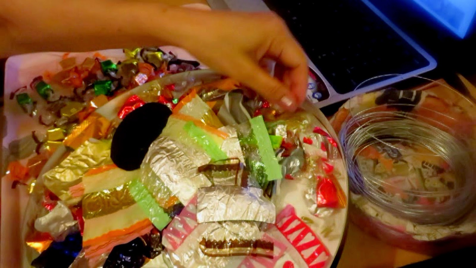 CREATE A HOBBY : Flowers Made of Candy Wrapper