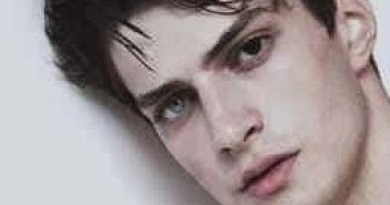 Personaje Literario: Reseña: Strange - Alex Mírez