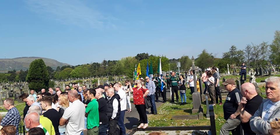 El norte de Irlanda: Conmemoración de Pascua de Saoradh en Belfast y Derry
