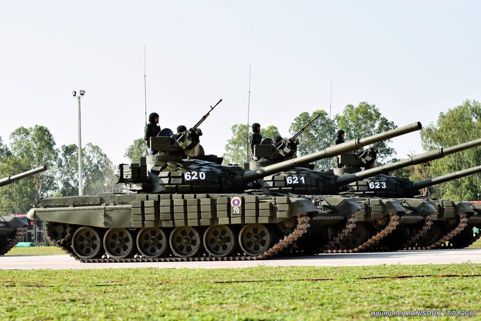 WARFARE Blog: Carros de combate principais T-72B1MS no Laos