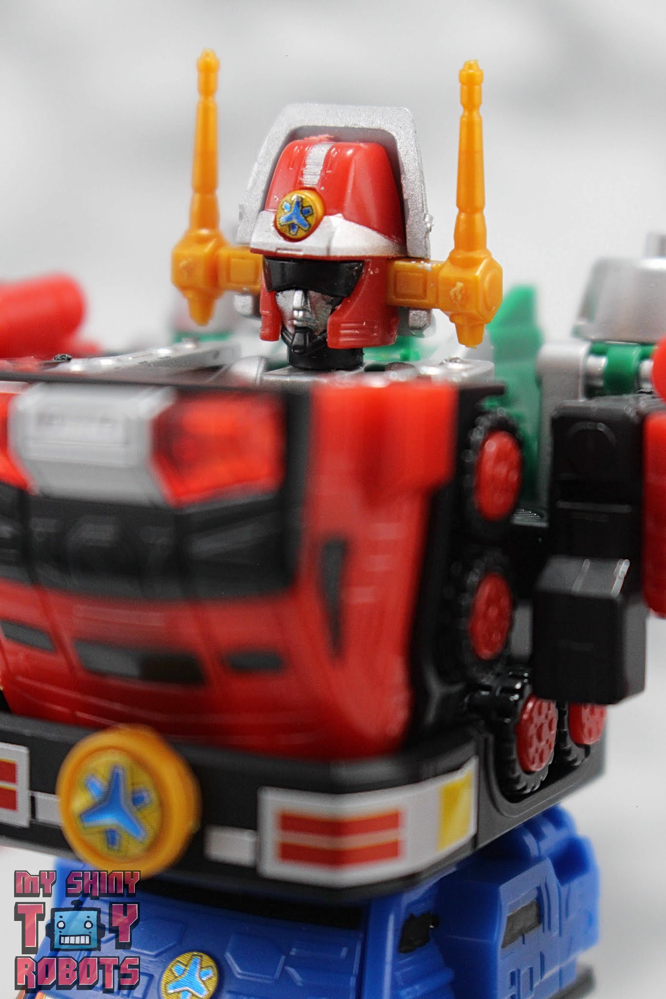 My Shiny Toy Robots: June 2021