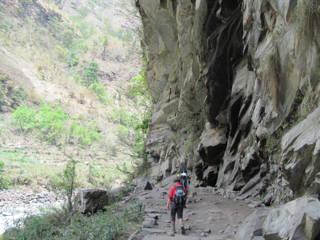 M&M Smith: DAY 6 : NEPAL : Maccha Khola (930m) - near JAGAT (1340m) - 6 ...