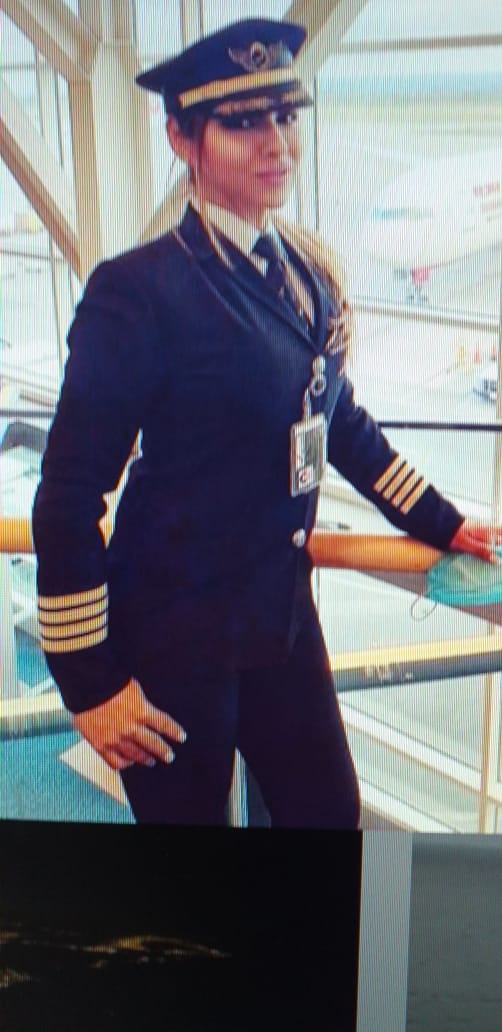 Best Flying Crews Jobs for Pilot, Air Hostess, AME, MBA And Ground ...