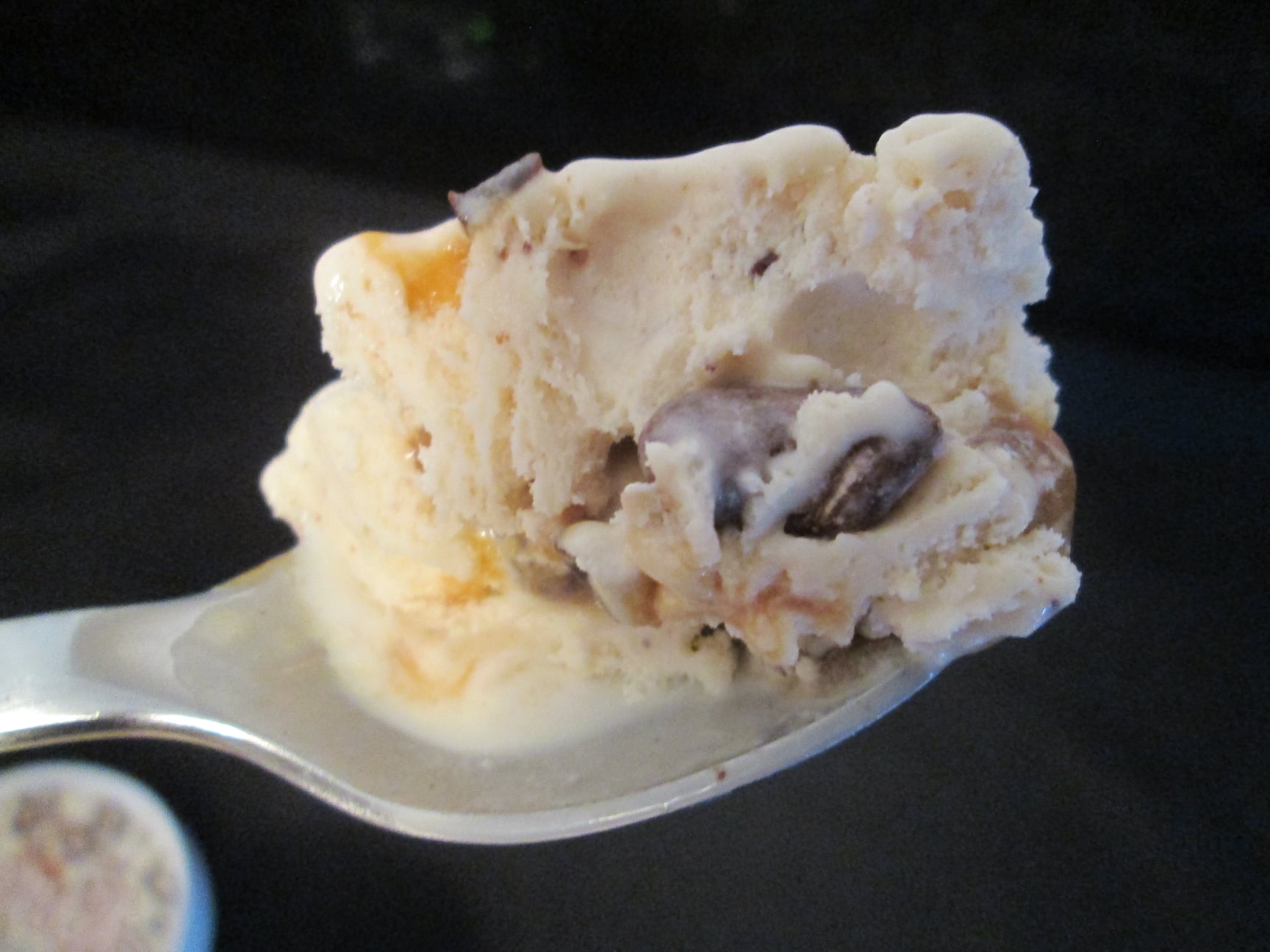 David's Ice Cream Reviews: Jeni's - High Five Candy Bar