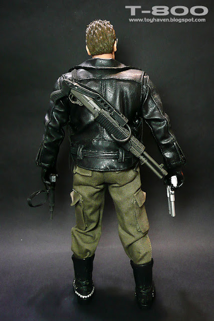toyhaven: Hot Toys T-800 comparisons