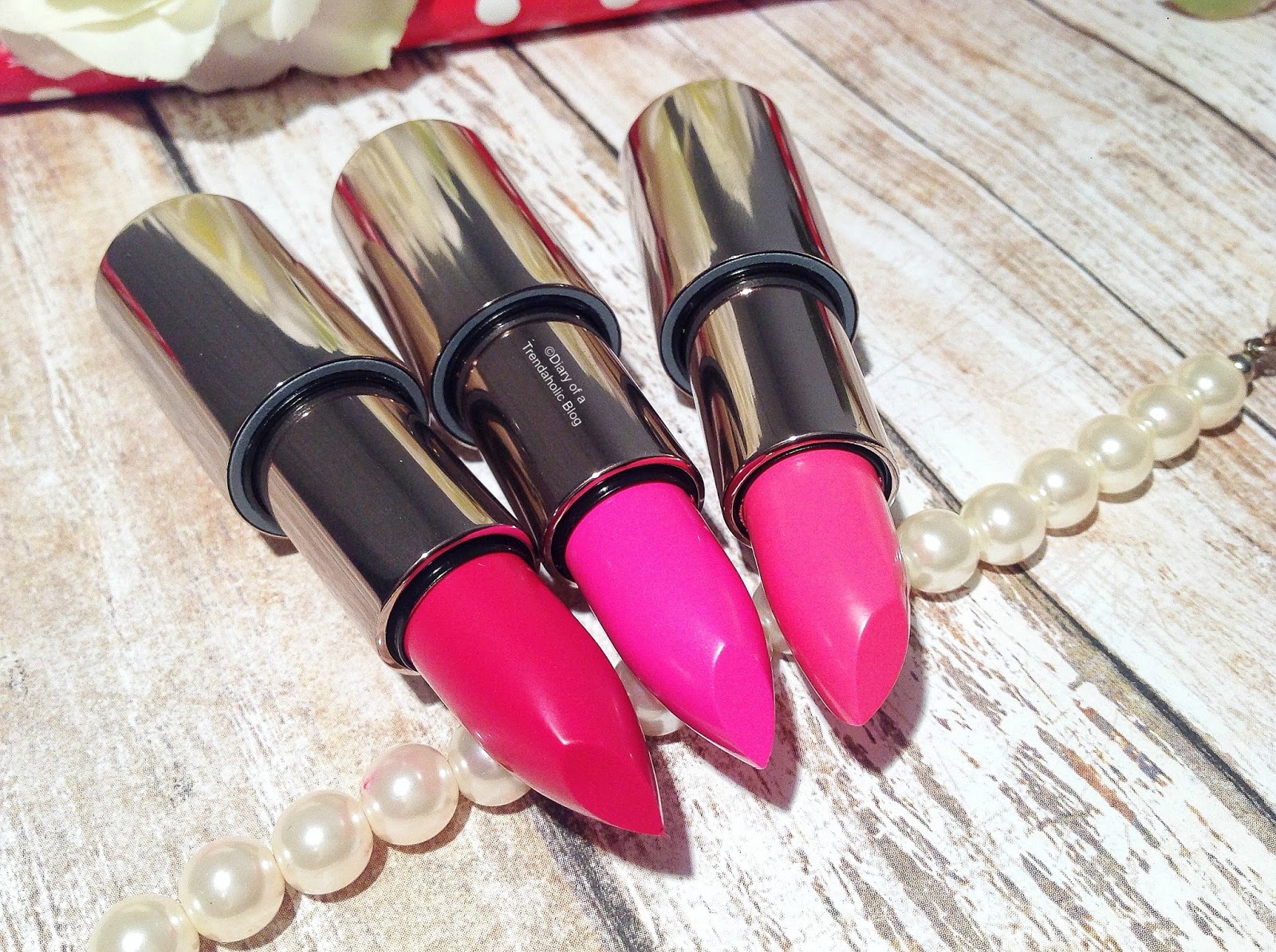 Diary of a Trendaholic : Mark Lipclick Full-Color Lipstick Review