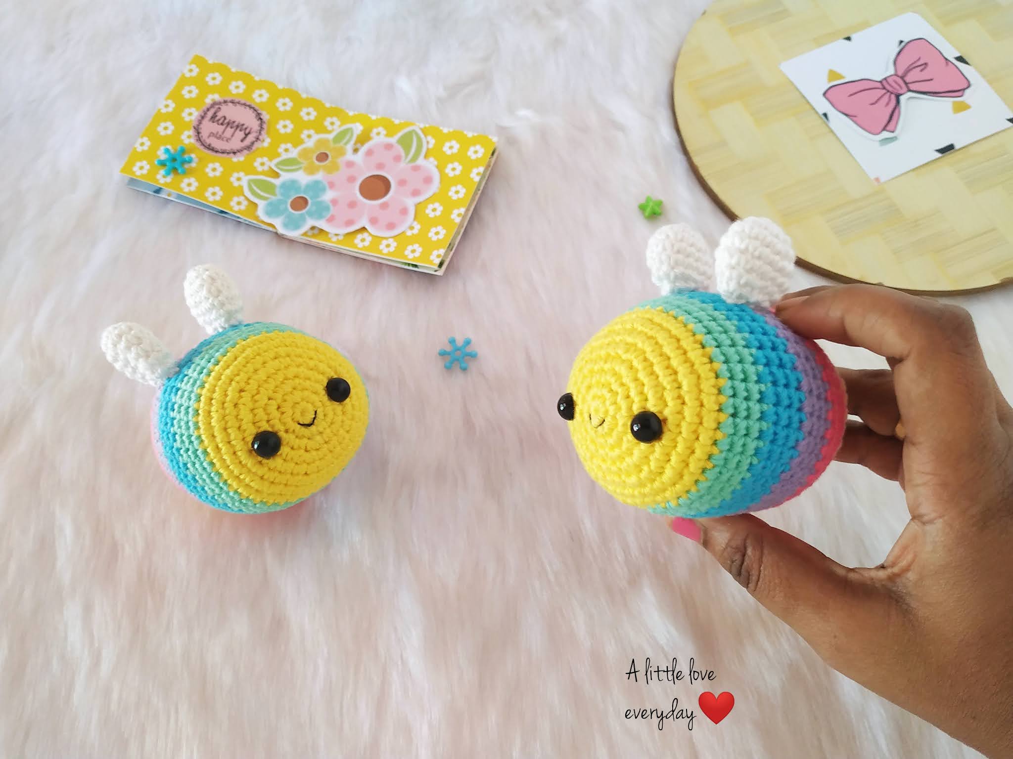 Rainbow bee amigurumi pattern - A little love everyday!