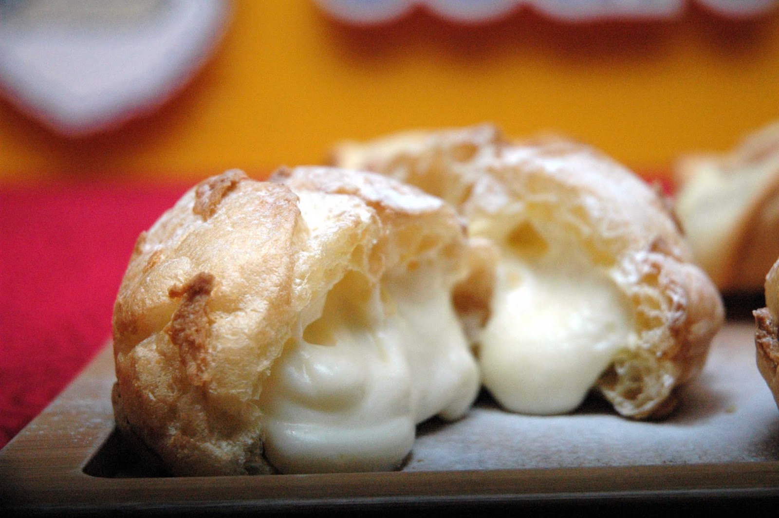 DUDE FOR FOOD: 20/20: Beard Papa's Celebrates 20 Years of Cream Puff ...