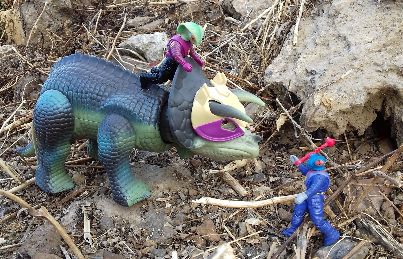 Retro Guido - Tu espacio retro -: Triceratops (Dino Riders)