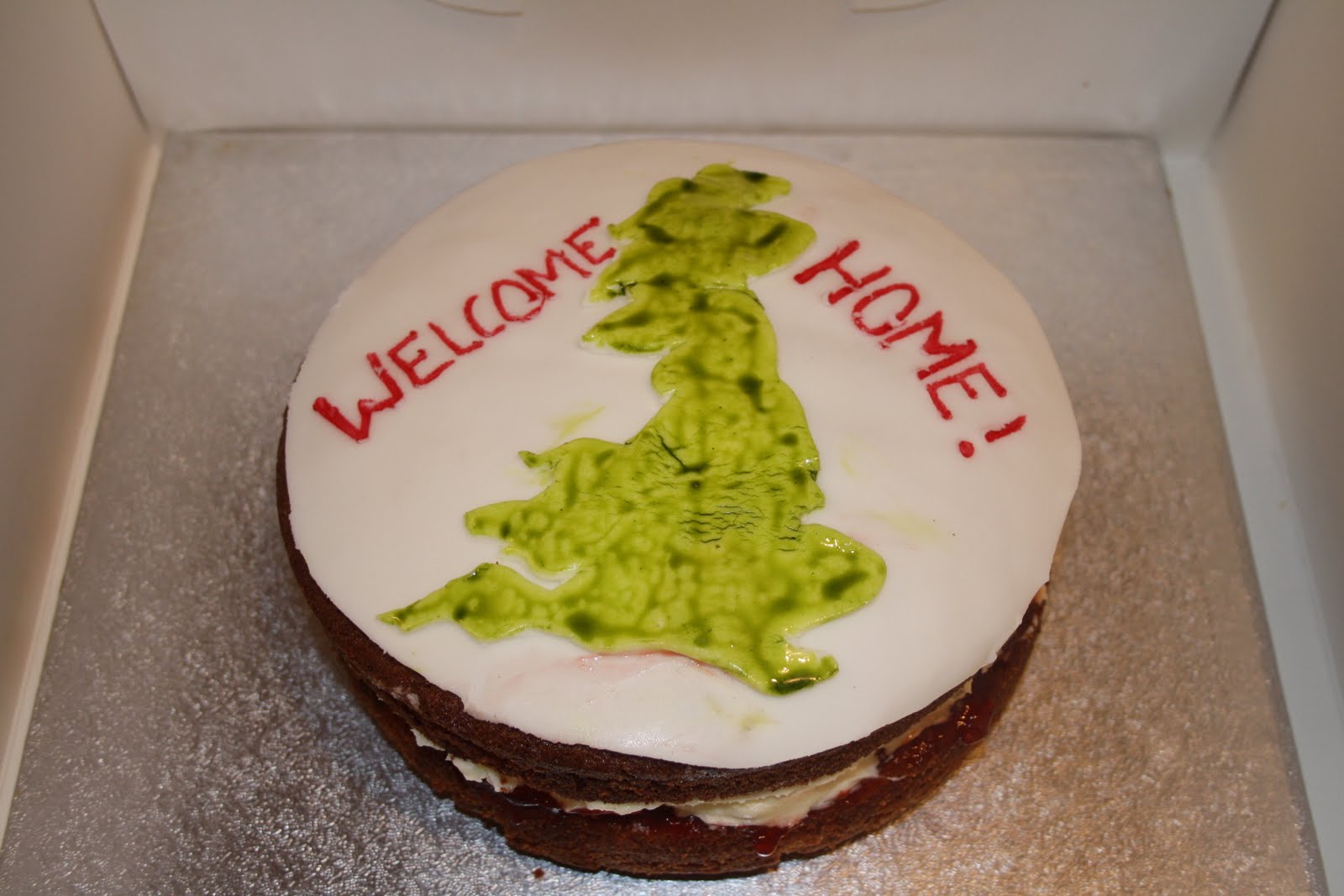 Laura's Kitchen: Welcome Home Cake