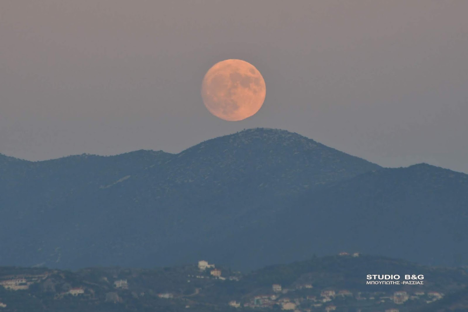 Φωτογραφία: ΑΡΓΟΛΙΔΑ: Η ΜΑΥΡΗ ΠΑΝΣΕΛΗΝΟΣ ΤΟΥ ΟΚΤΩΒΡΙΟΥ.