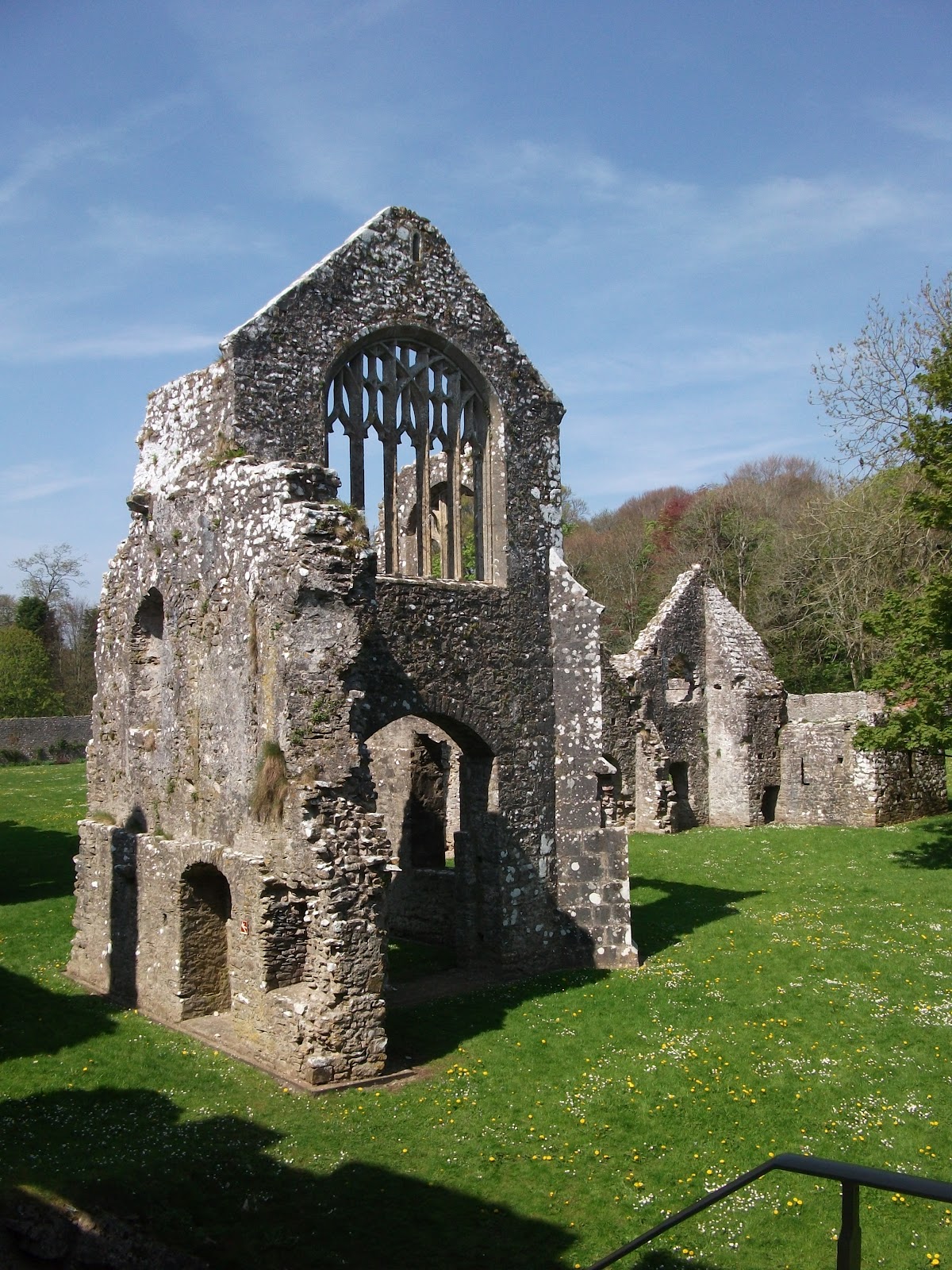 The Castle Hunter: Lamphey Bishops Palace