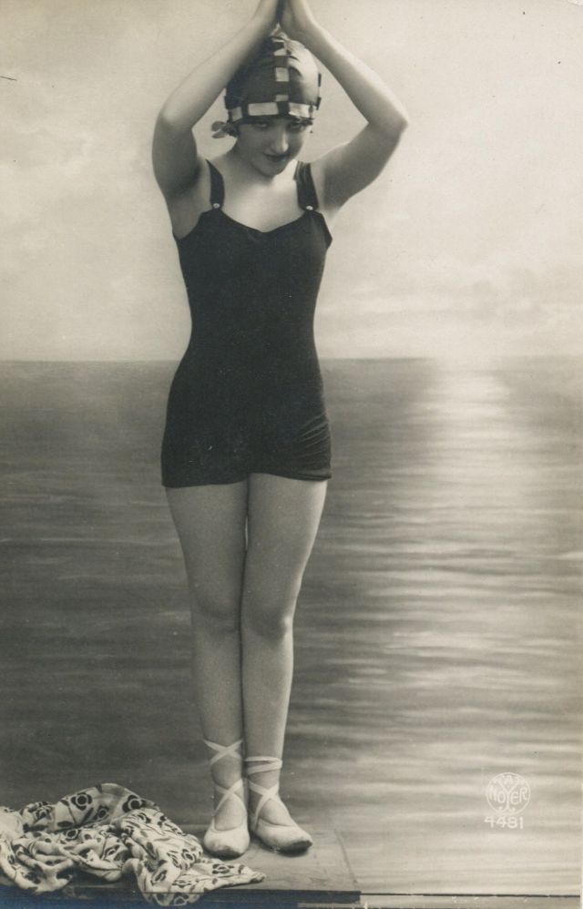 30 Vintage Pics That Defined Women's Bathing Suits in the early 20th ...