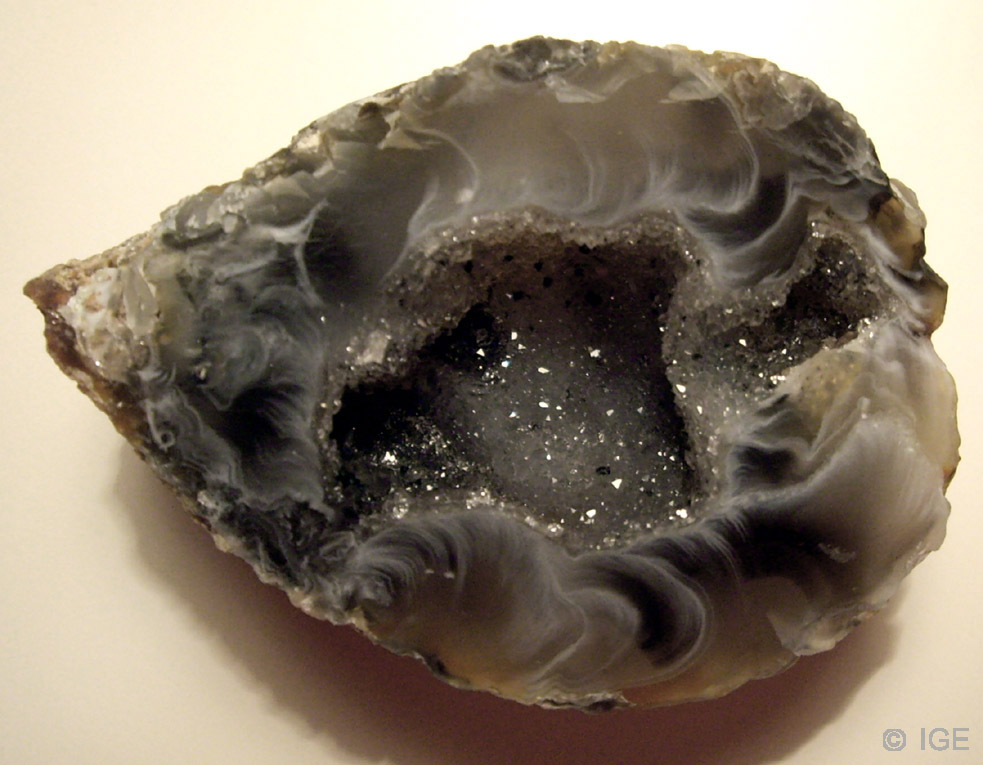 Deidades Cristalinas (Stock Actualizable): GEODA DE AGATA