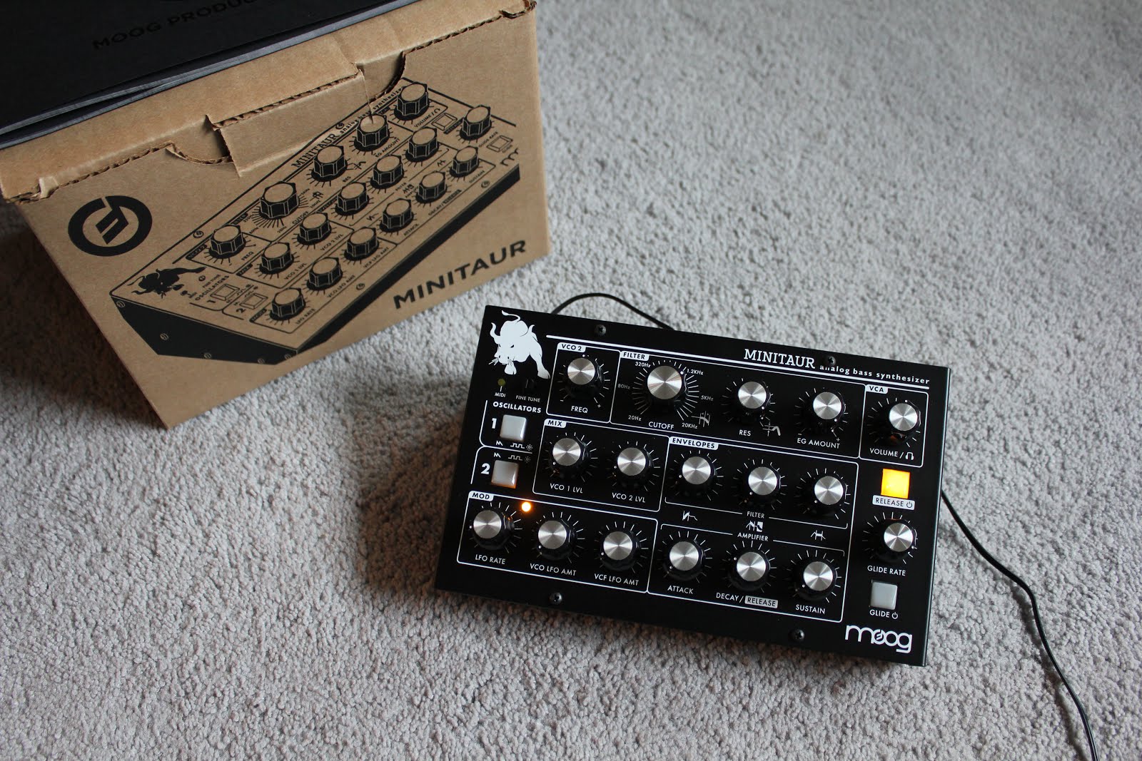 MATRIXSYNTH: Exclusive Moog Minitaur Review - All the Bass & More for Less