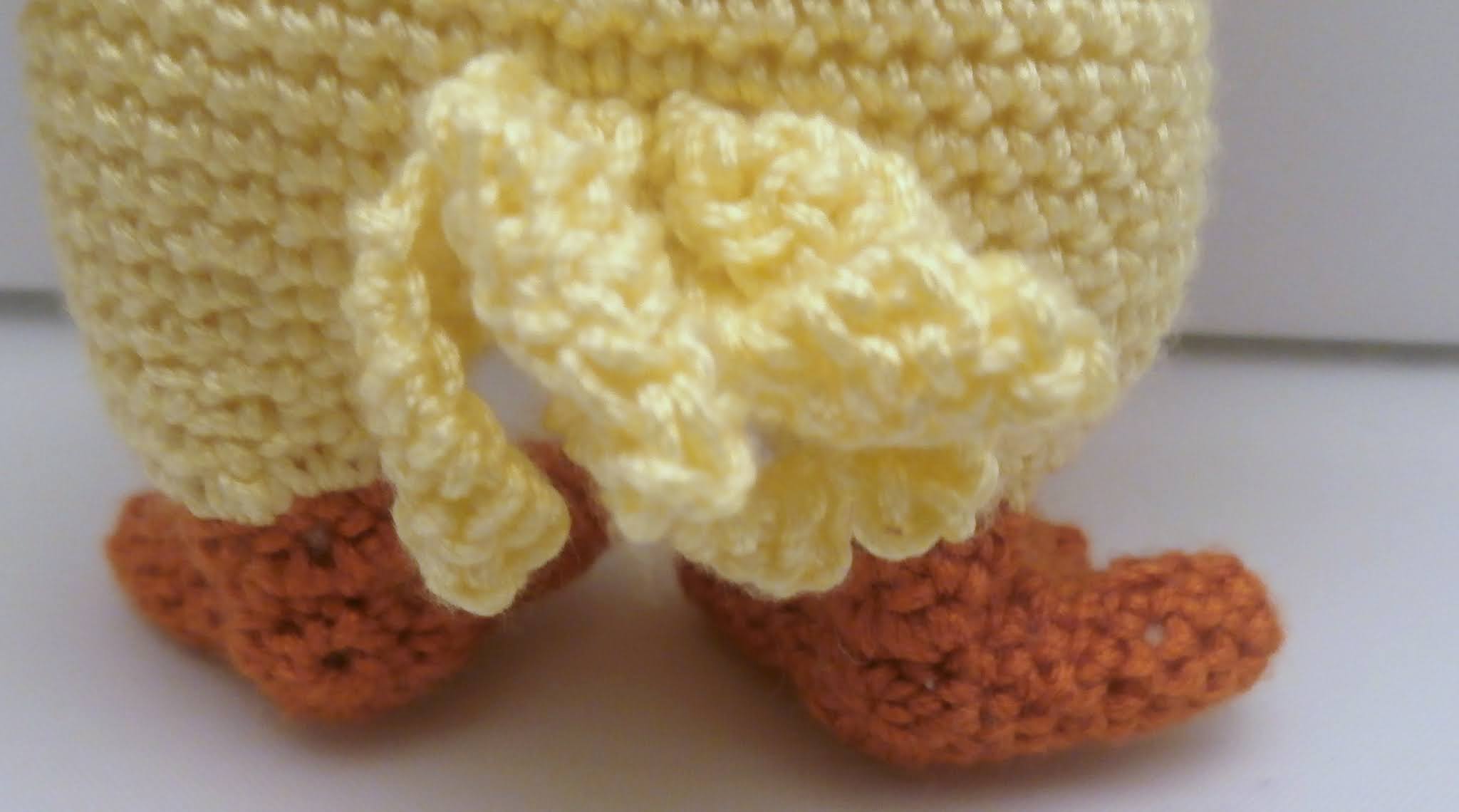 cositas a ganchillo: GRACIOSO POLLITO A CROCHET