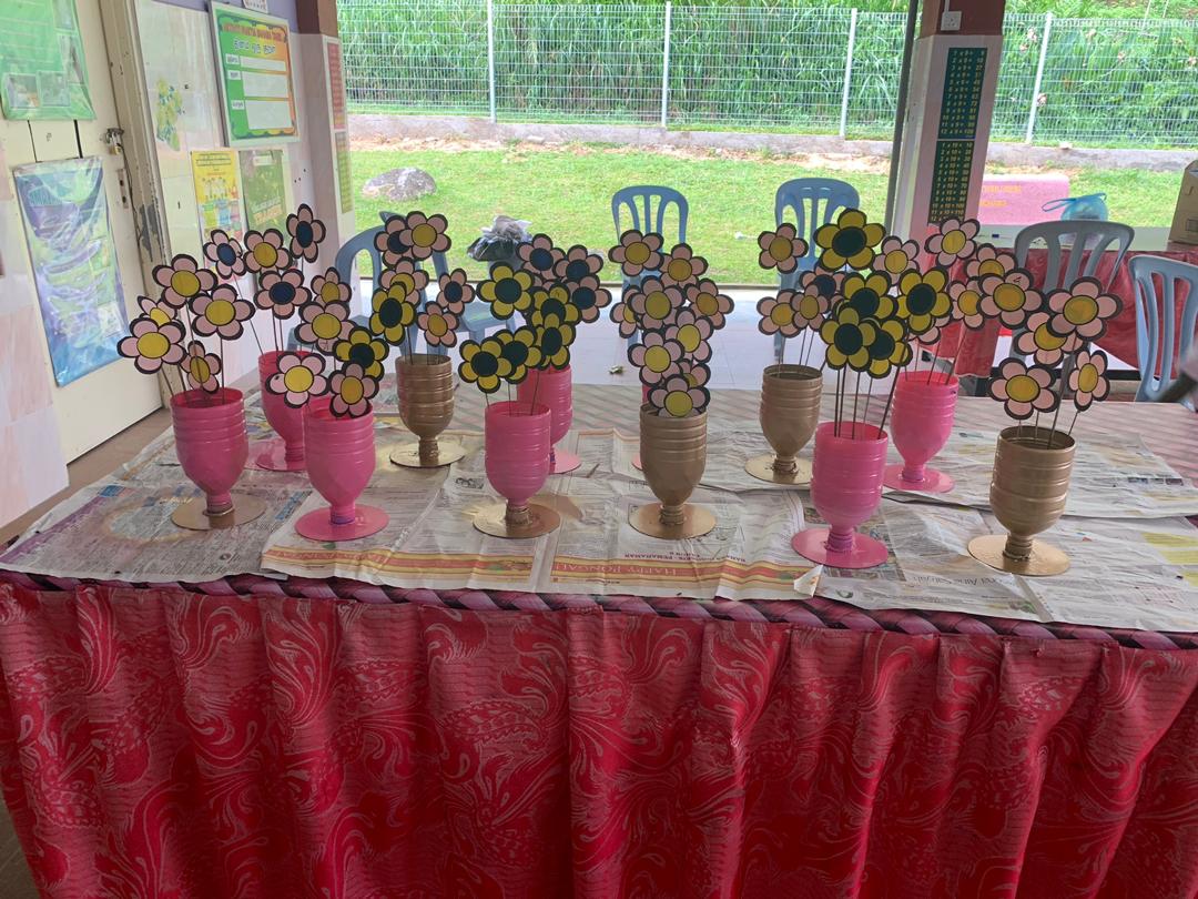 AKTIVITI MEMBUAT PASU BUNGA