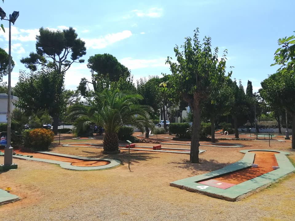 Grégory Capra: Mini-golf à Sitges