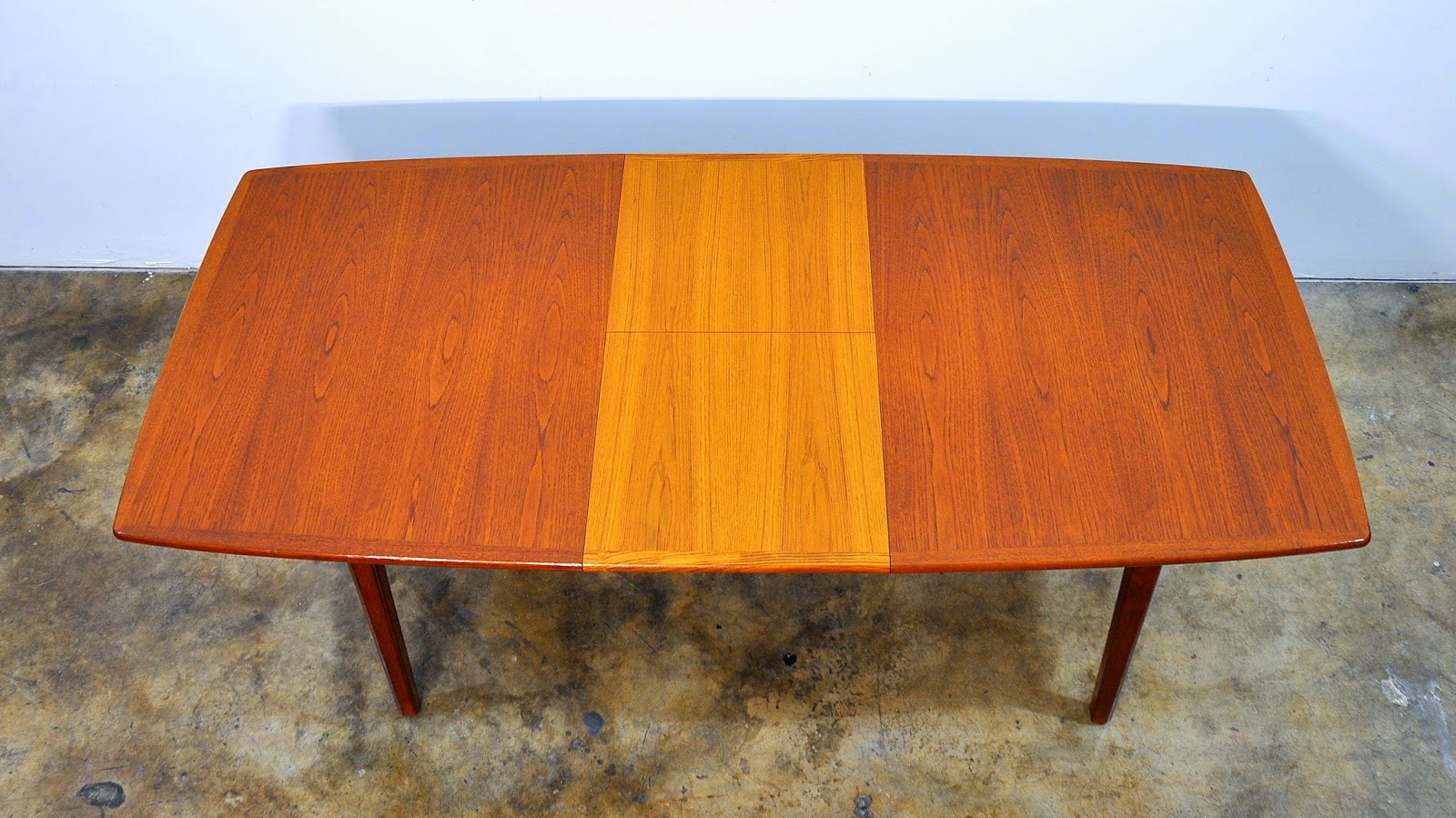 SELECT MODERN: Falster Teak Expandable Dining Table