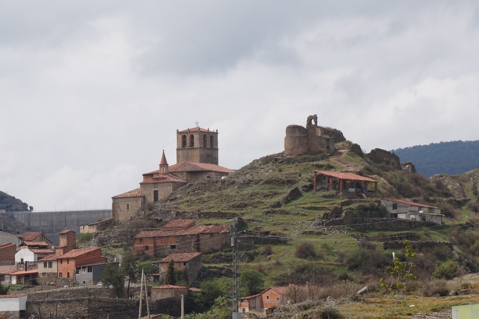 PIEDRAS, PIEDRECITAS Y PEDRAZAS: Enciso "Enciso" (La Rioja)