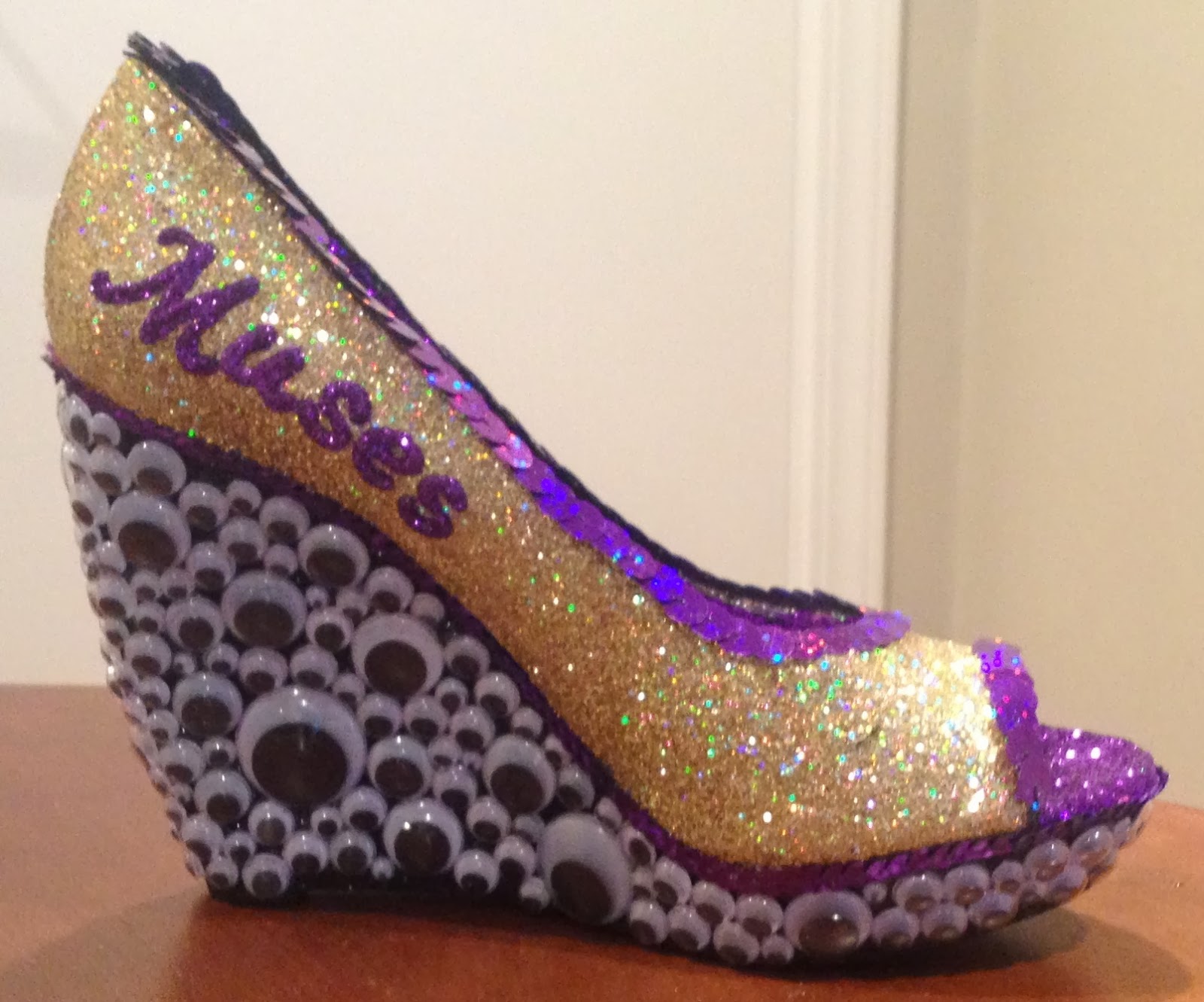 Confessions of a glitter addict: Googly Eye Shoe
