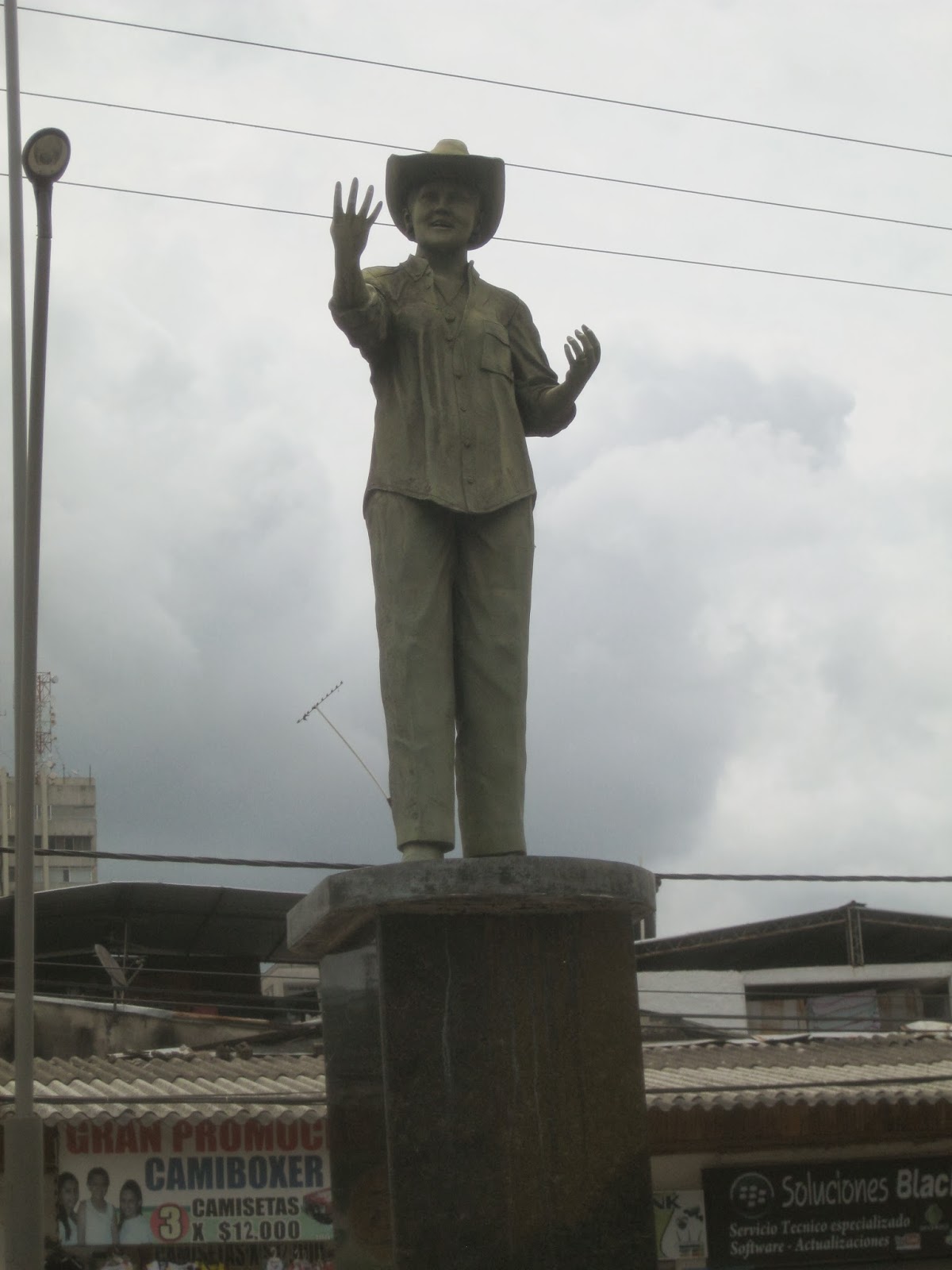 RETOMANDO NUESTRA HERENCIA LLANERA: MONUMENTO BETTY CAMACHO DE RANGEL