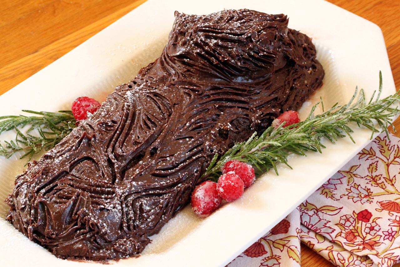 Easy To Make Dessert Recipes: Chocolate Yule Log