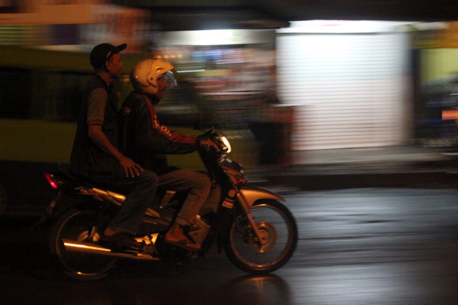 Sejarah Fotografi: PANNING FOTO DAN MOTION BLUR FOTO