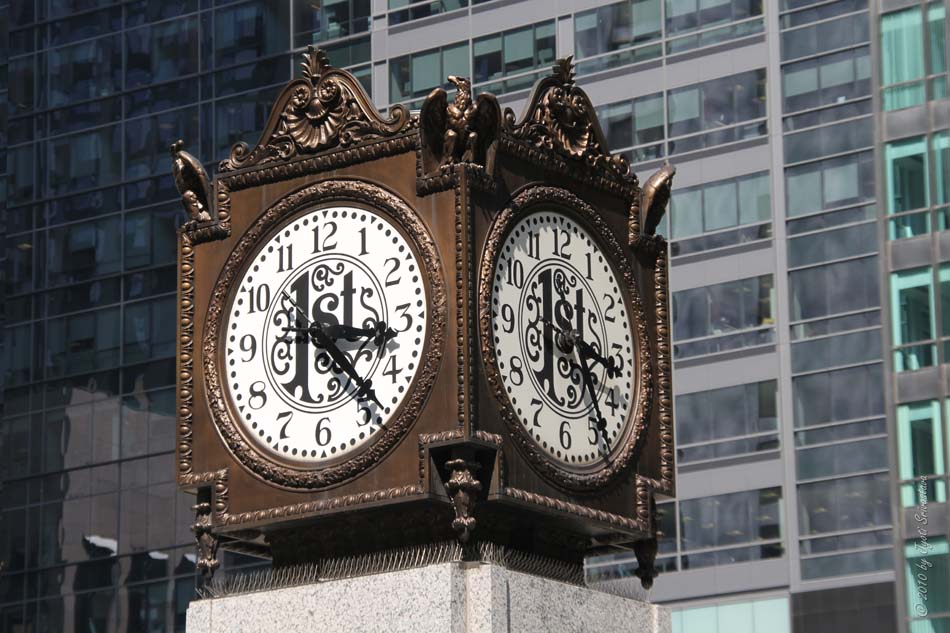 Public Art in Chicago: Loop Clocks