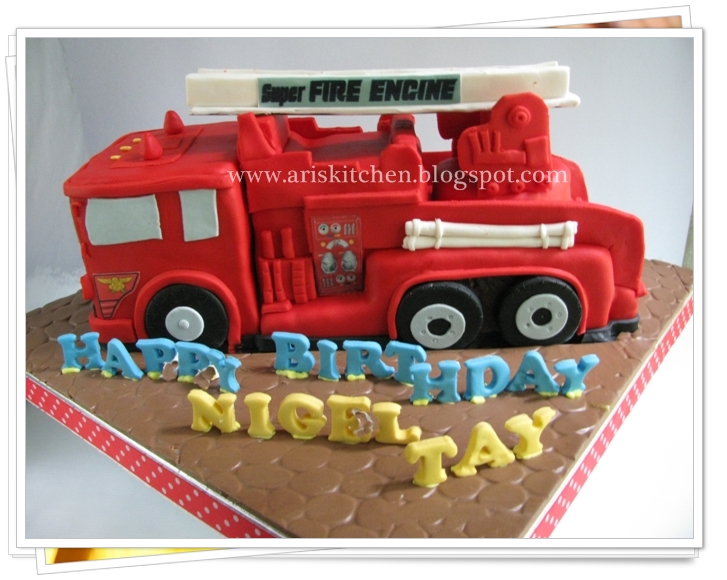 d'Angel Cakes: Super Fire Engine cake