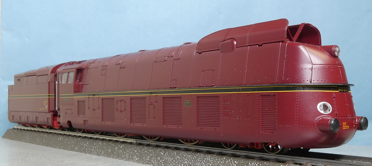 ドイツ国鉄 DRG 高速試験用蒸気機関車 BR 05 001号機 (Märklin 37050)