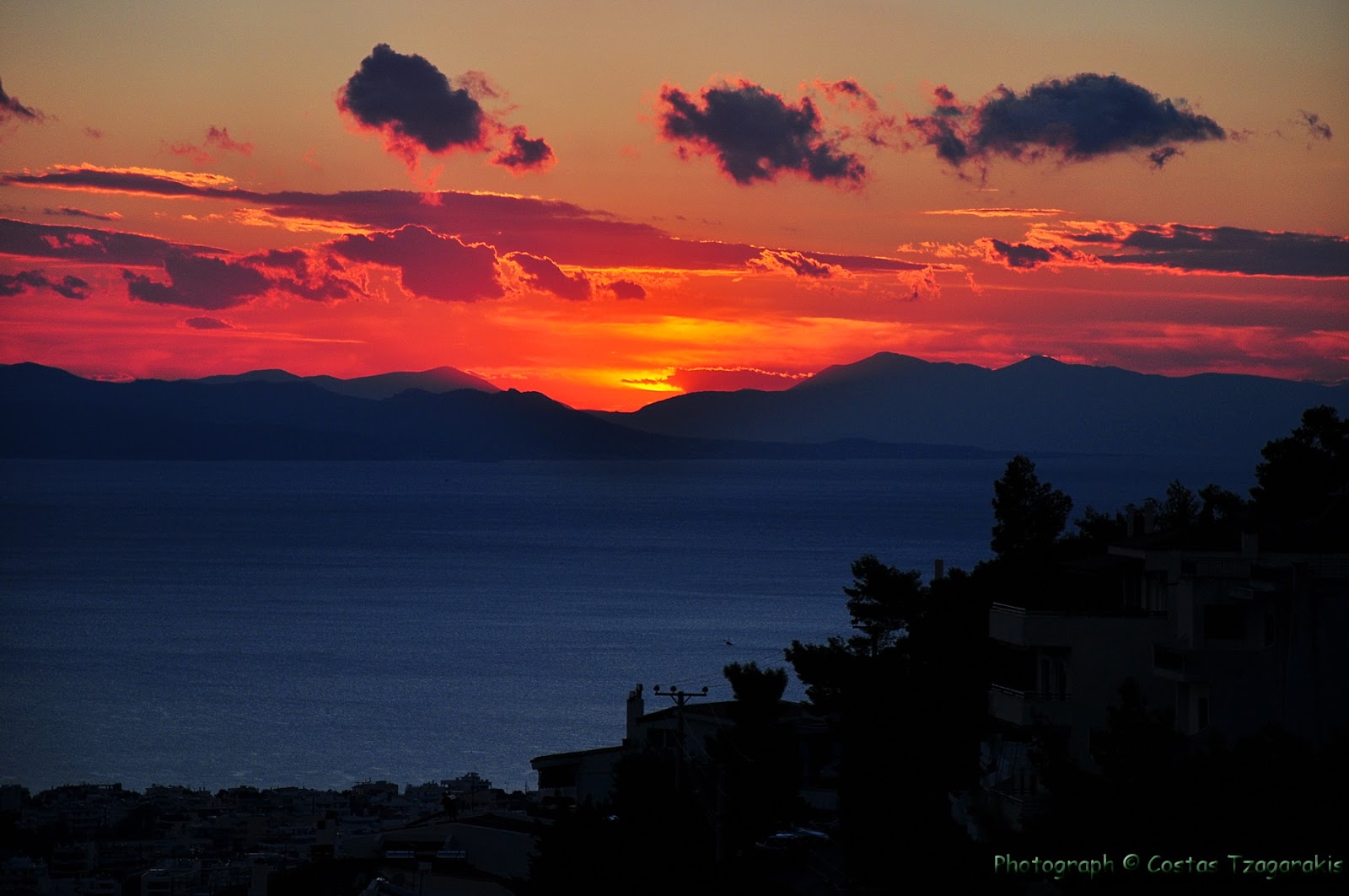 Nature Digital : Sunsets. Ηλιοβασιλέματα