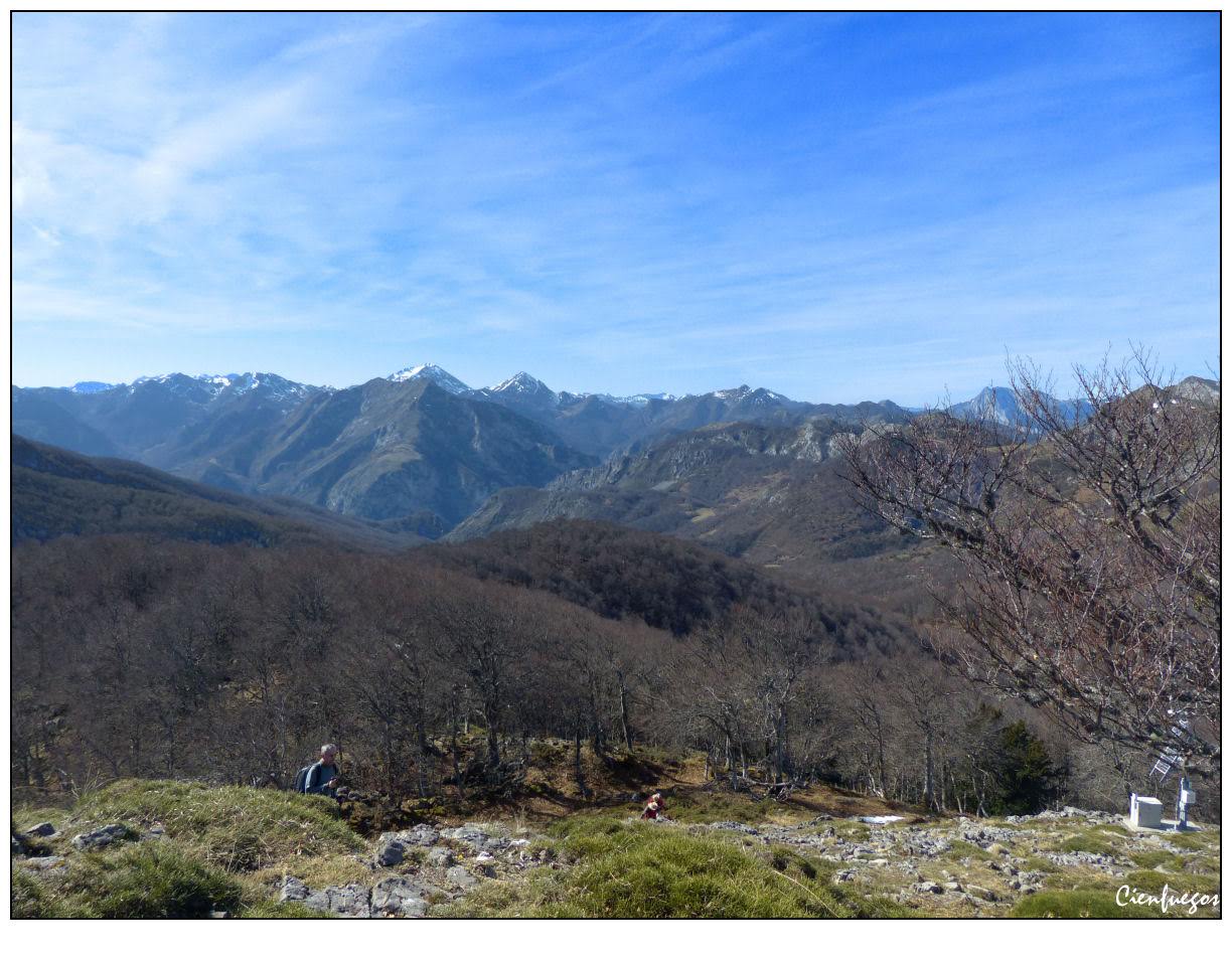Caleyando con Cienfuegos: La Cotorra de Escobaño desde Soto de Sajambre