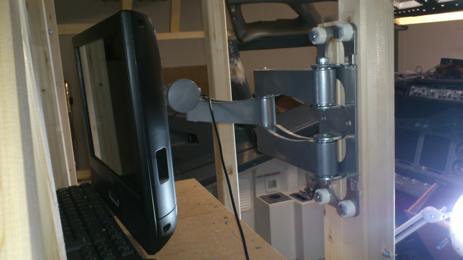 Boeing 737-800NG Fullsize Homecockpit: PC- Rack Control Monitor