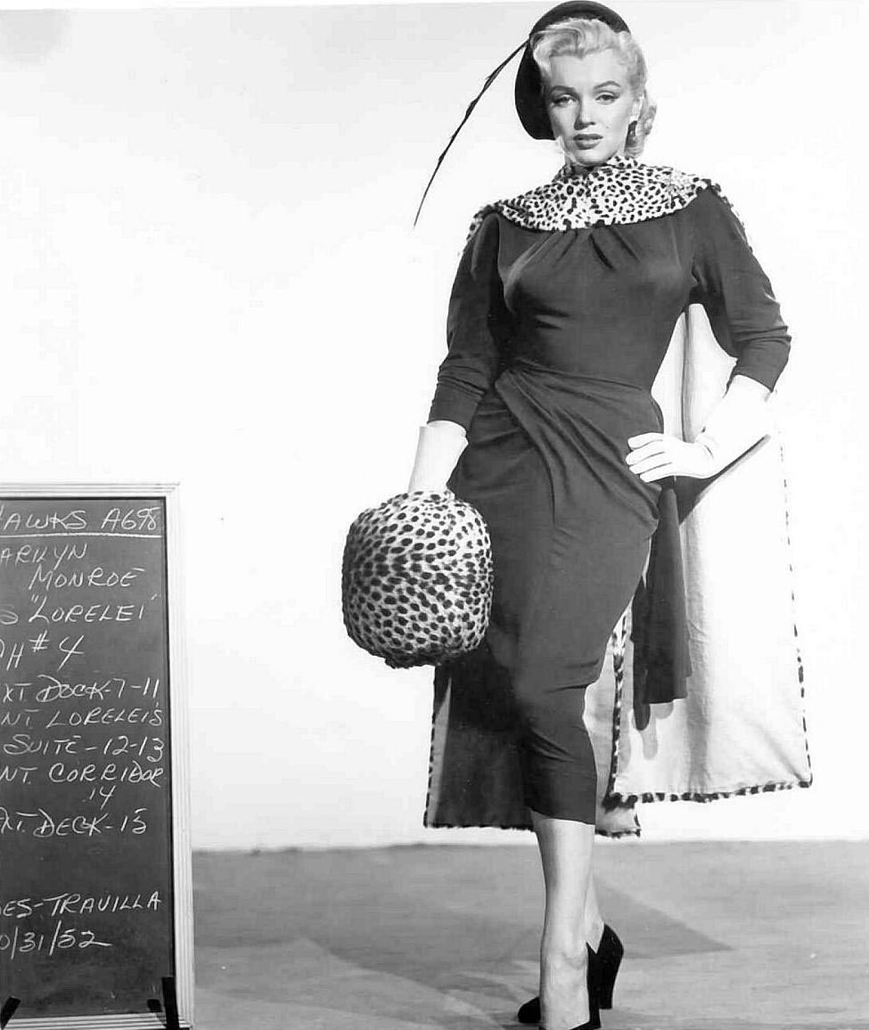 22 Pictures of Marilyn Monroe Wardrobe Tests as Lorelei Lee in ...