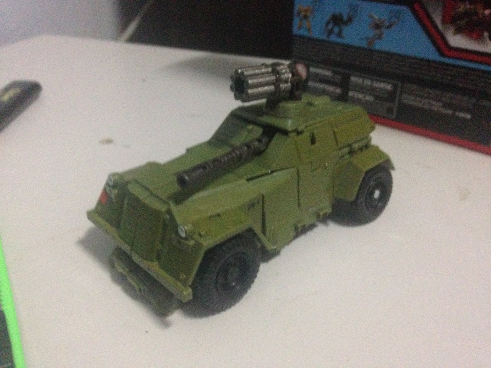 TRANFORMERS UNITED: THE LAST KNIGHT WORLD WAR TWO BUMBLEBEE