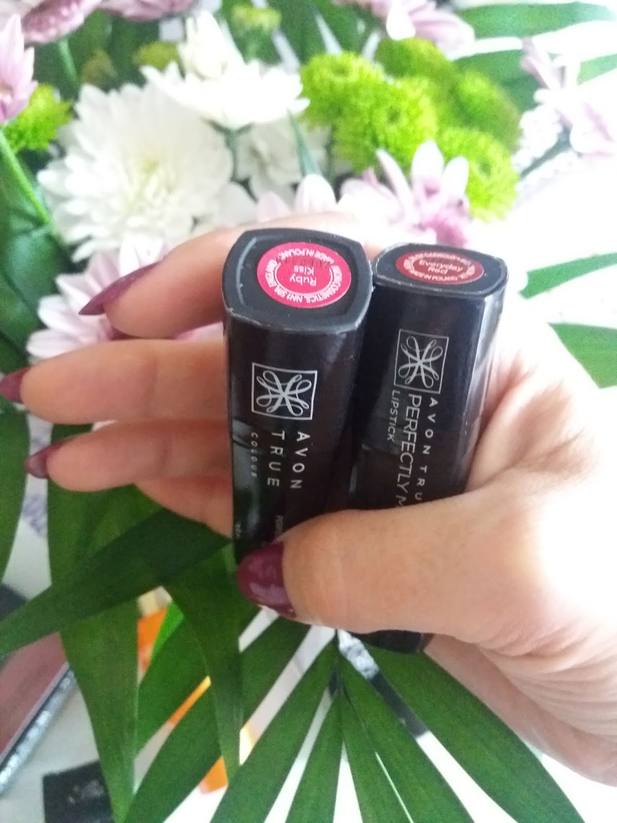 Glow Beauty Magazine: Ruj true color perfectly matte