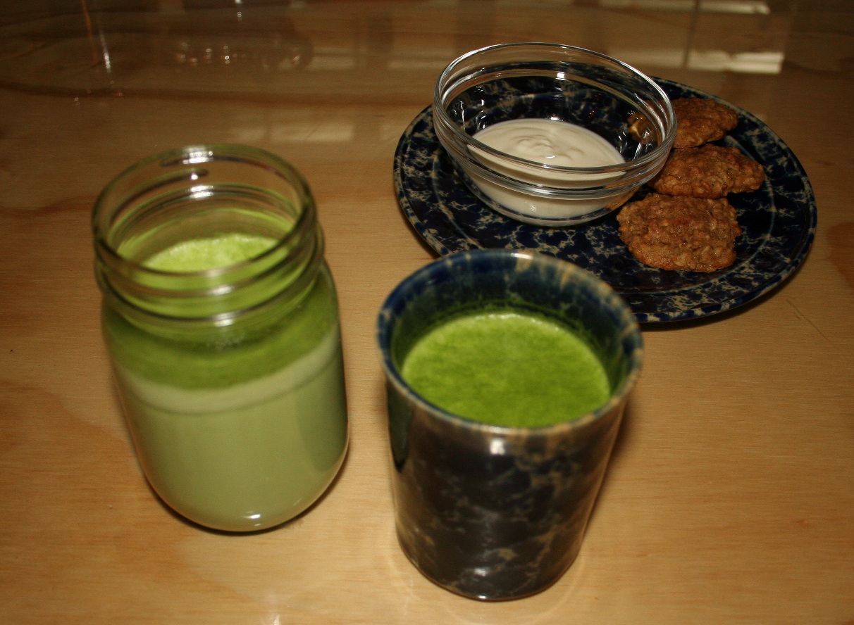 dragonfly in the kitchen: Coconut Matcha Tea