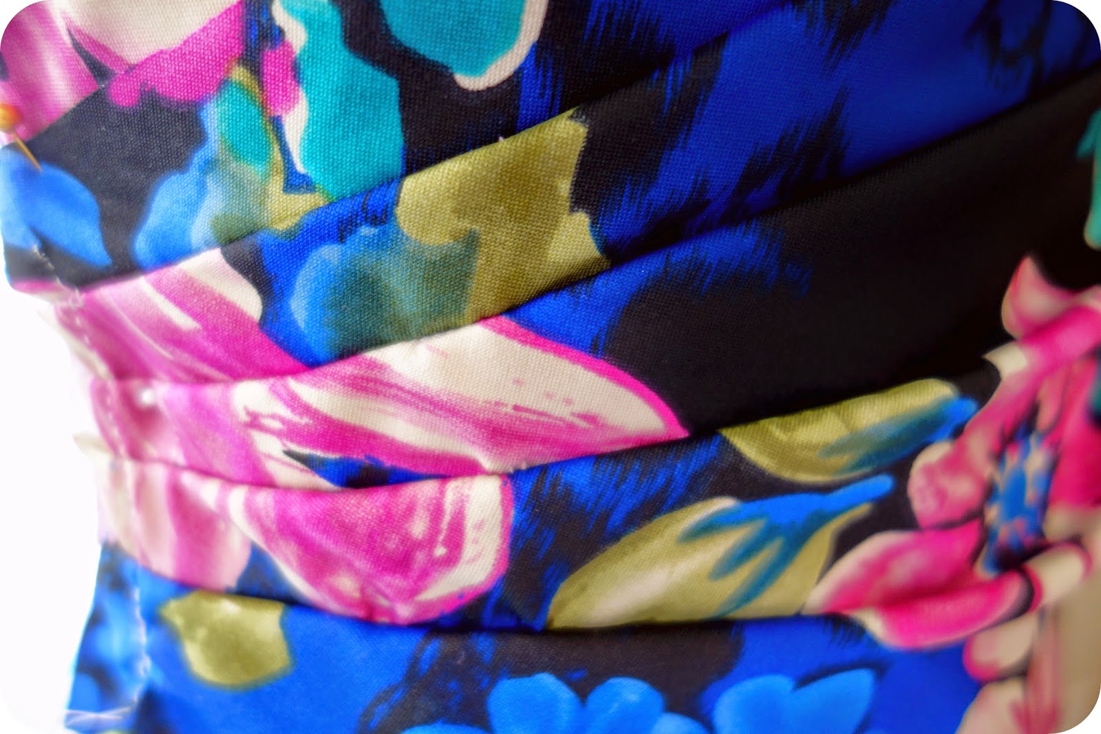 My Superfluities: Made by Me Files: New Look 6097/Almost a Starlet.