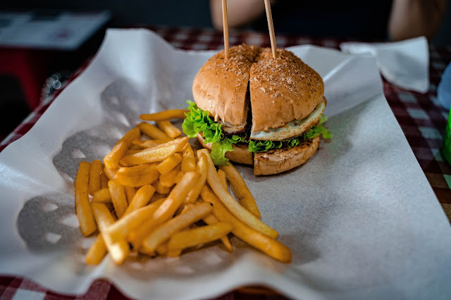 Fat Tony's: Great Value Winner Burger In Legian