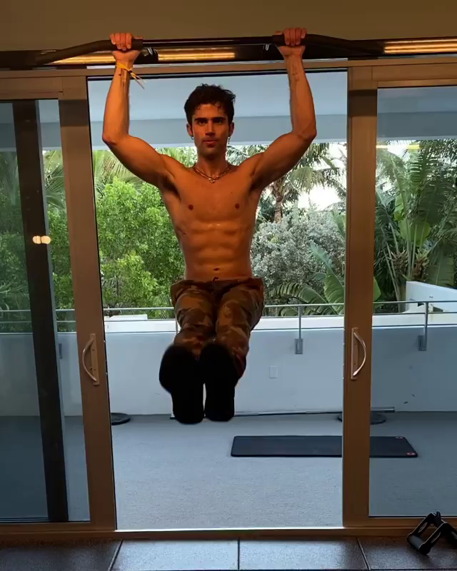 Alexis_Superfan's Shirtless Male Celebs: Max Ehrich shirtless IG workout