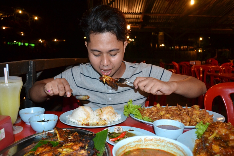 AKU JALAN AKU MAKAN: RESTORAN TASIK IDAMAN