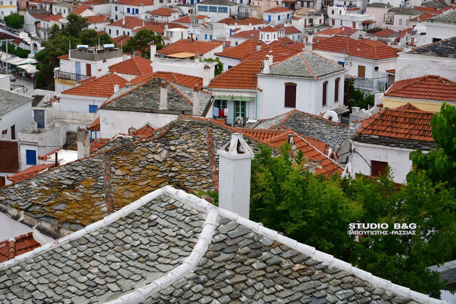 Αργολικός Ποιμήν: ΣΠΟΡΑΔΕΣ-ΤΟ ΚΑΤΑΠΡΑΣΙΝΟ ΝΗΣΙ ΤΗΣ ΣΚΟΠΕΛΟΥ