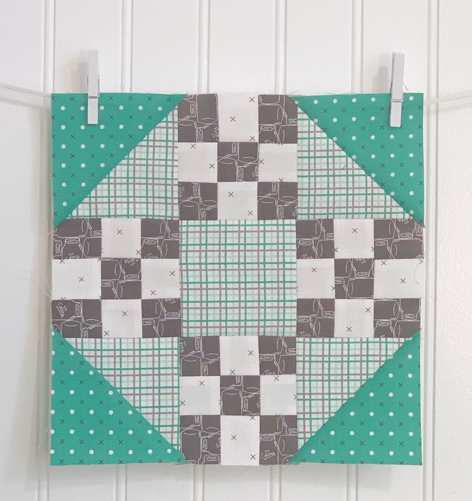 Bee In My Bonnet: Vintage Block Along - Checkers Block Tutorial!!