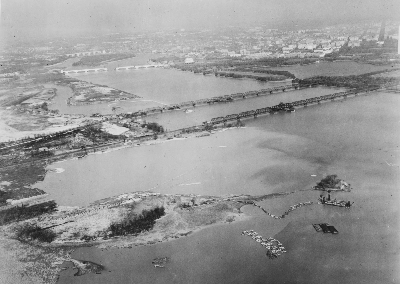 Urban Decay: From the Archives: Washington-Hoover Airport, Arlington ...