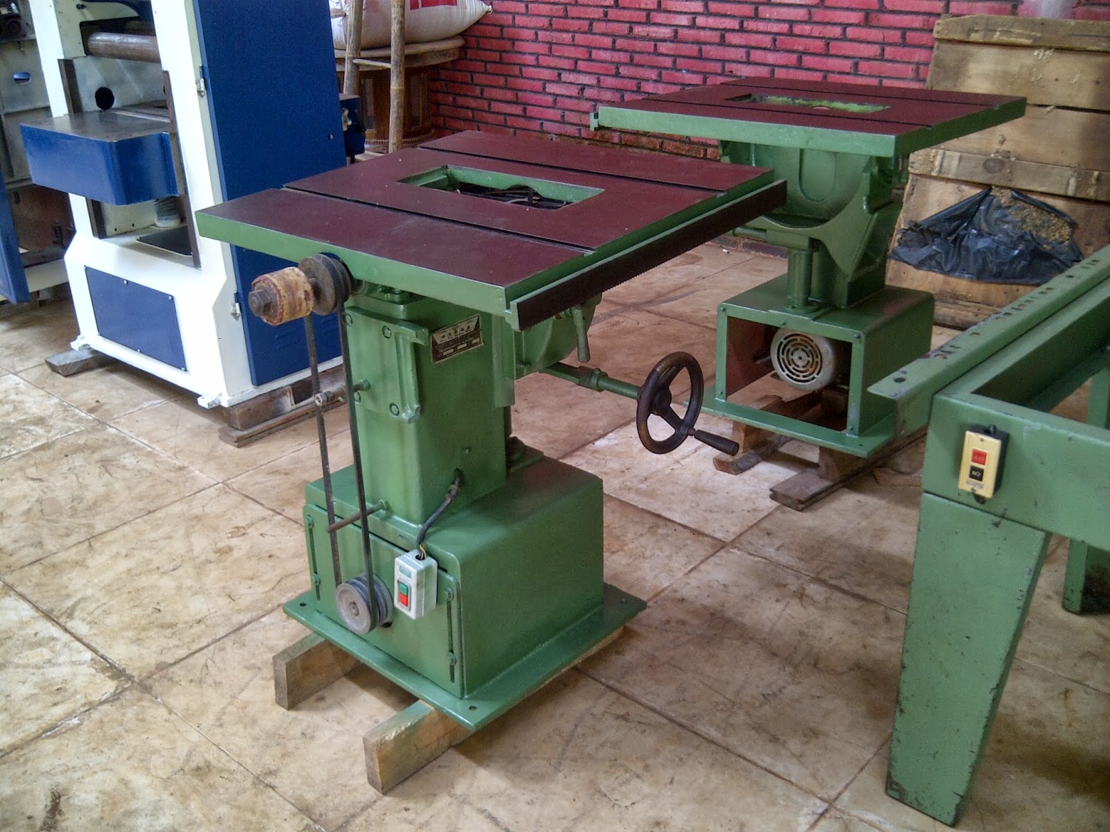 ANEKA MESIN KAYU: Jual mesin kayu