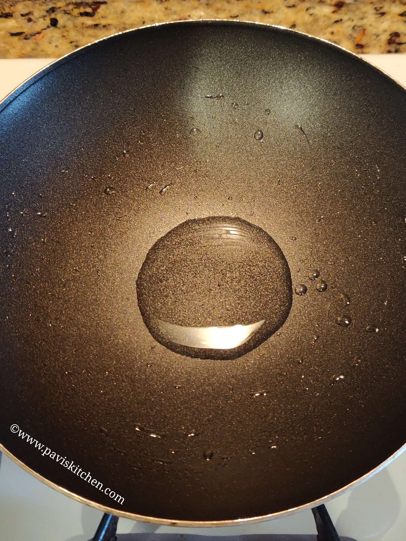 Dibba rotti recipe | Andhra minapa rotti recipe | pan Idli recipe with ...