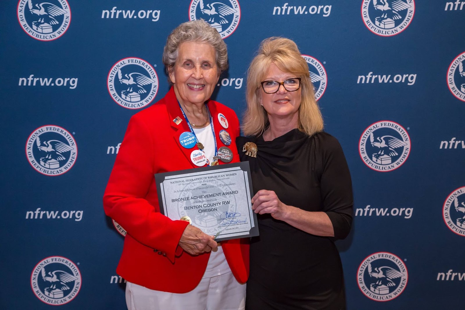 BCRW of Oregon: Jean Nelson accepts Bronze Award for BCRW accomplishments