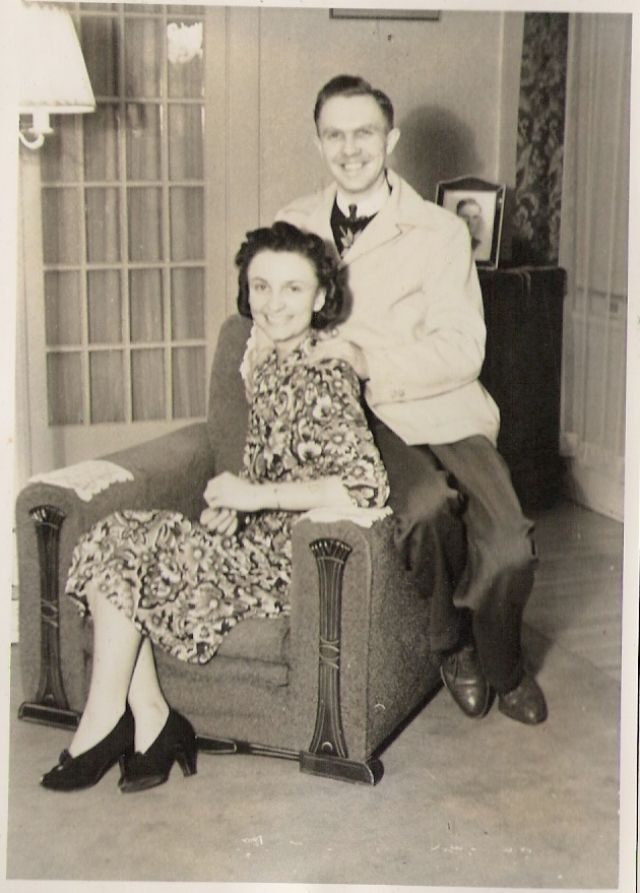 40 Vintage Photos Captured People at Home in the 1940s ~ Vintage Everyday